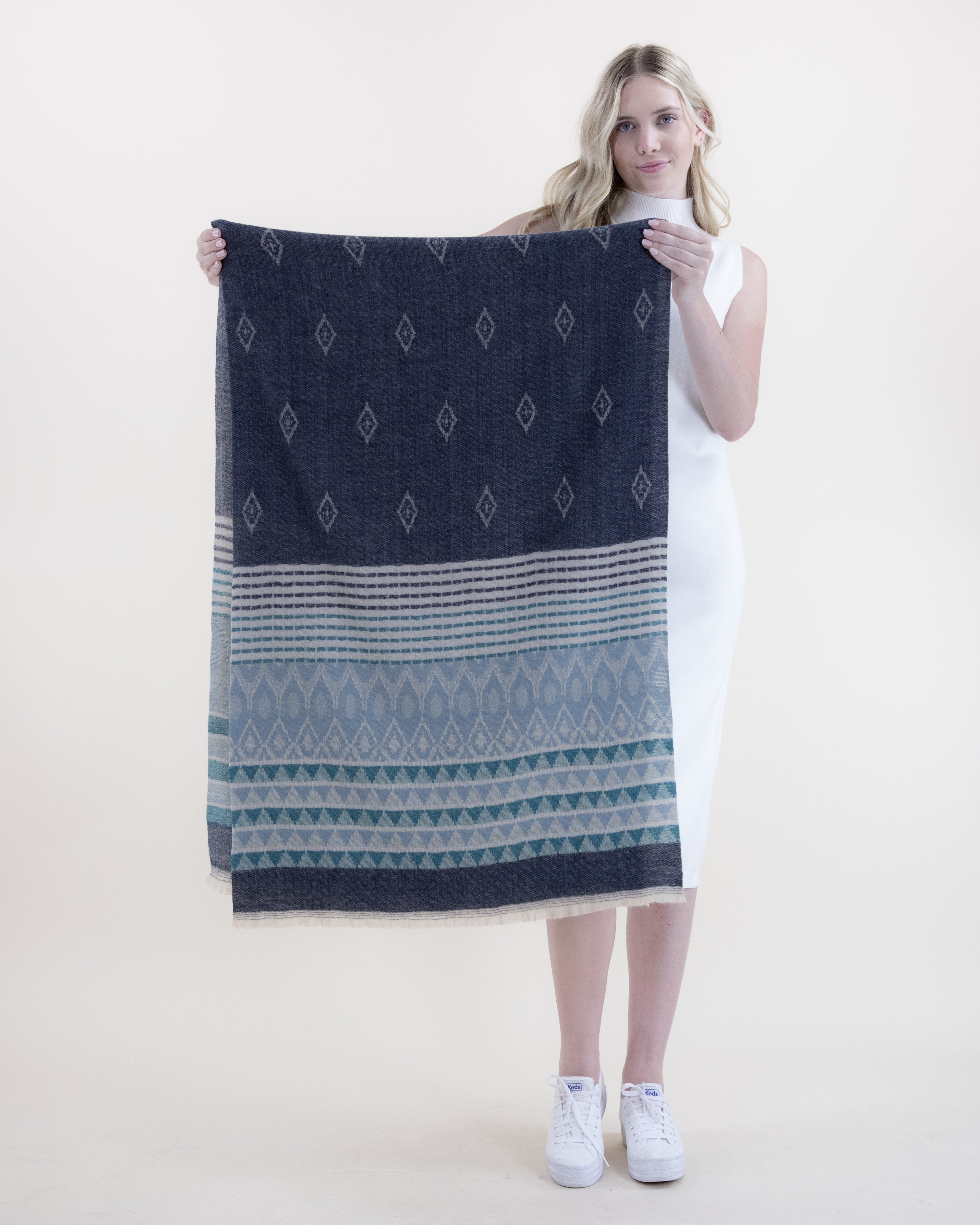 Native Diamond and Lines Pattern Scarf - NAVY (Pack of 6) – ORIGINAL USA